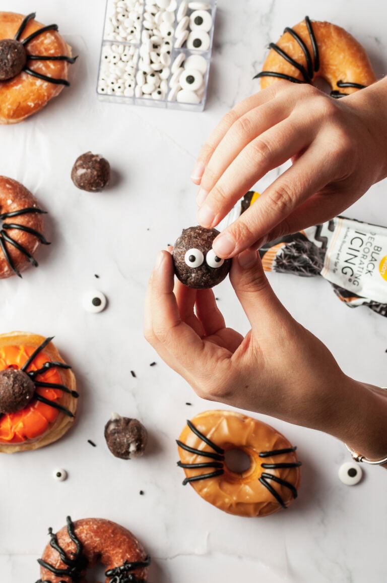 Spider Doughnuts for Halloween | Made It. Ate It. Loved It.
